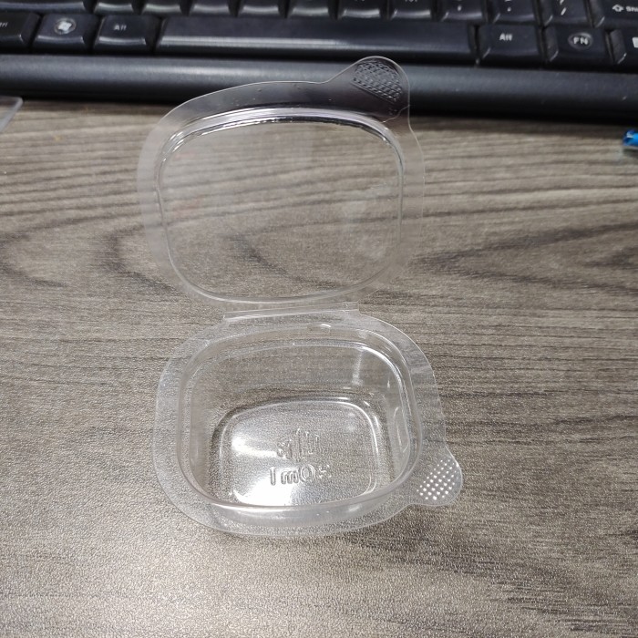 Positive and negative pressure three-station molding machine to produce ...